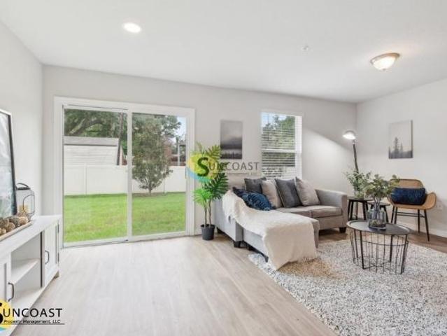 2 Br, 2 bath, Condo 7632 Mailes Ct