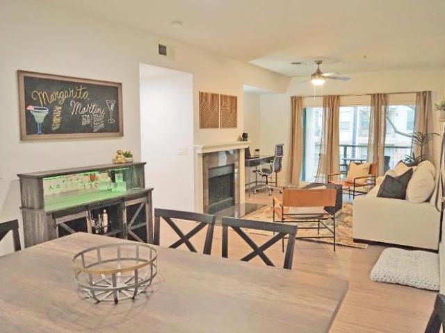 2 Br, 2 bath, Condo 7700 Greenway Blvd