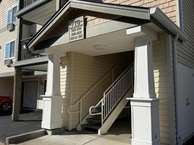 2 Br, 2 bath, Condo 770 NW 185th Ave
