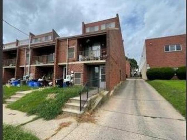 2 Br, 2 bath, Condo 7758 Rockwell Ave