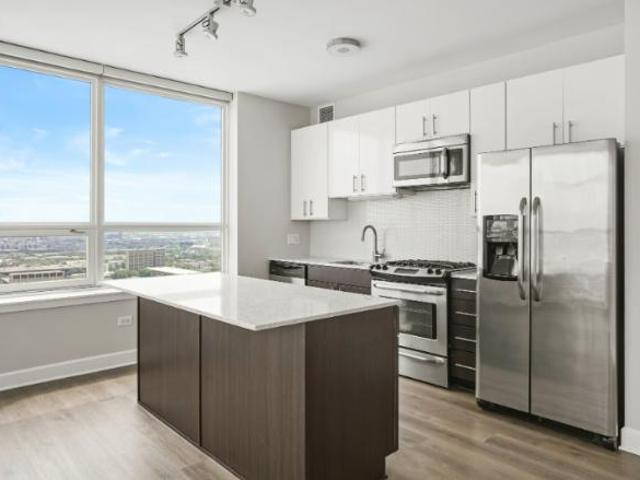 2 Br, 2 bath, Condo 775 West Adams