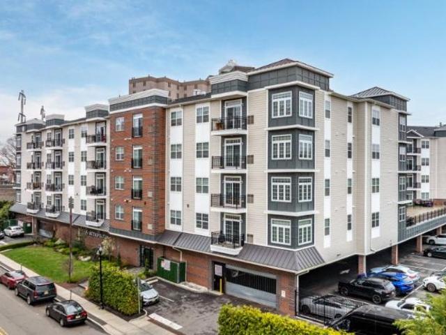 2 Br, 2 bath, Condo 78 Murray St