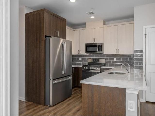 2 Br, 2 bath, Condo 78 Murray St