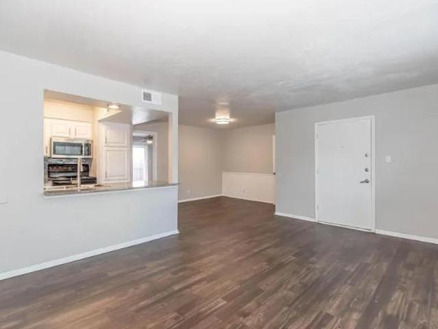 2 Br, 2 bath, Condo 7913 Harwood Rd