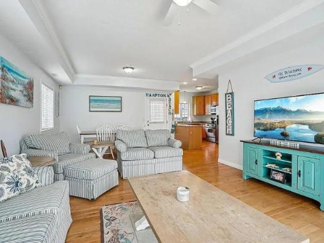 2 Br, 2 bath, Condo 7 F Street