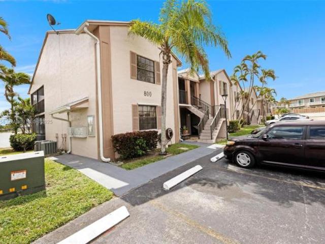 2 Br, 2 bath, Condo 800 Independence Dr