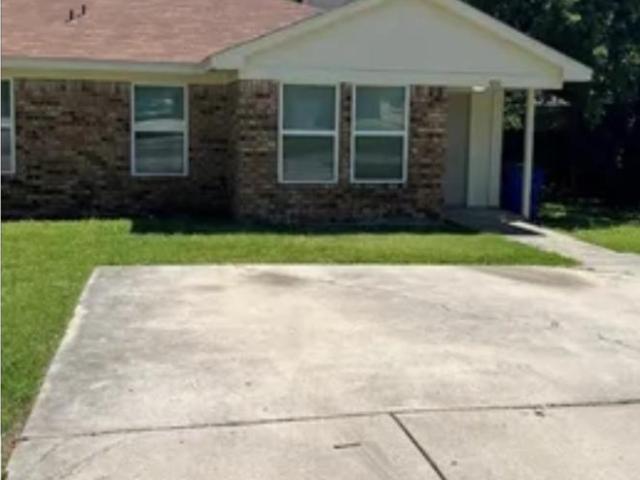 2 Br, 2 bath, Condo 800 Woodland Ct