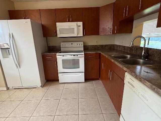 2 Br, 2 bath, Condo 8011 Southgate Blvd