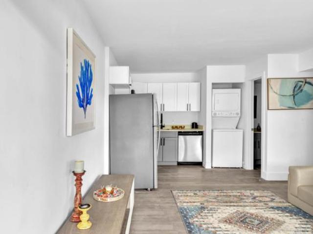 2 Br, 2 bath, Condo 801 Sw 15 Avenue
