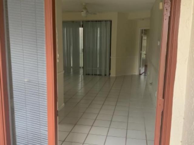 2 Br, 2 bath, Condo 8073 Aberdeen Dr