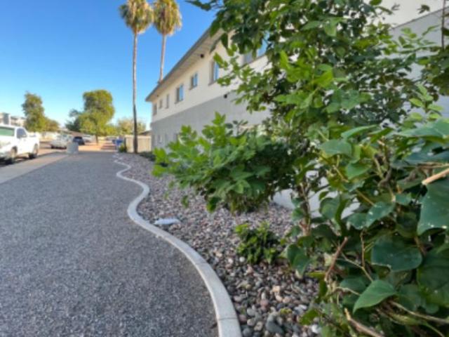 2 Br, 2 bath, Condo 813 E Marlette Ave