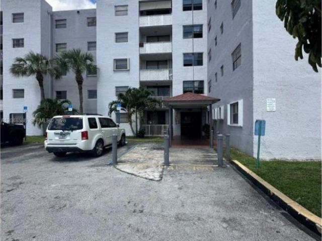 2 Br, 2 bath, Condo 8145 NW 7th St