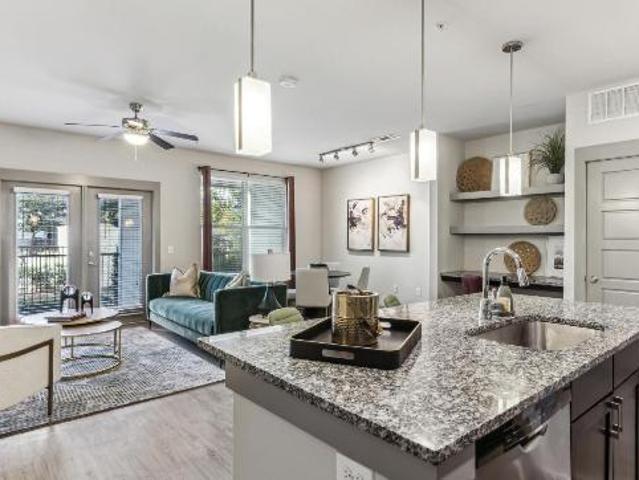 2 Br, 2 bath, Condo 8169 Midtown Blvd