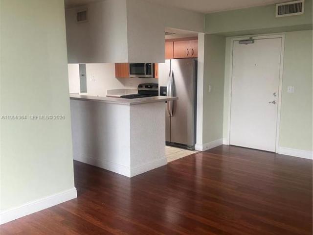 2 Br, 2 bath, Condo 816 NW 11th St