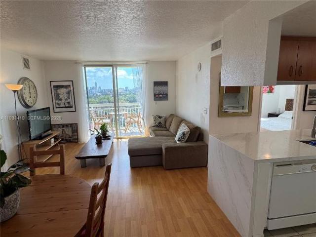 2 Br, 2 bath, Condo 816 NW 11th St