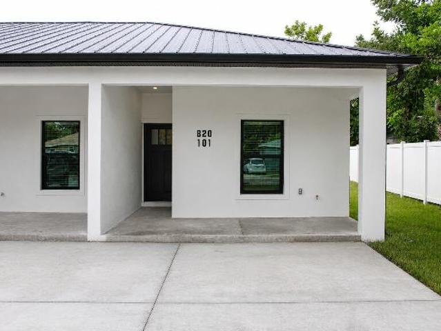 2 Br, 2 bath, Condo 820 26th Ave E