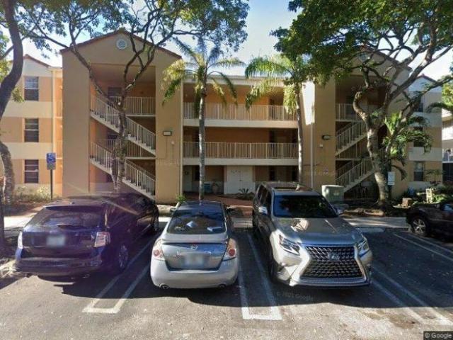 2 Br, 2 bath, Condo 8218 NW 24th St