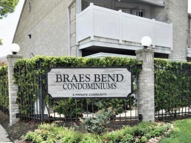 2 Br, 2 bath, Condo 8243 Creekbend Dr