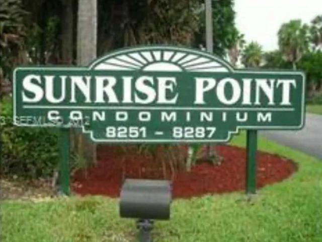 2 Br, 2 bath, Condo 8261 SW 128th St