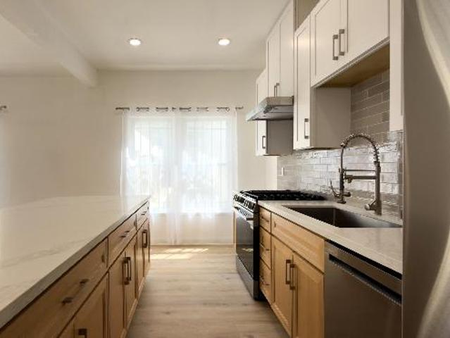 2 Br, 2 bath, Condo 8323 Blackburn Ave