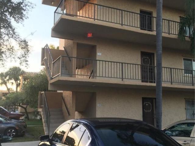 2 Br, 2 bath, Condo 8401 SW 107th Ave