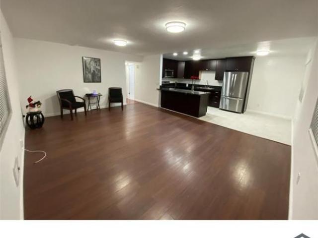 2 Br, 2 bath, Condo 841 40th St