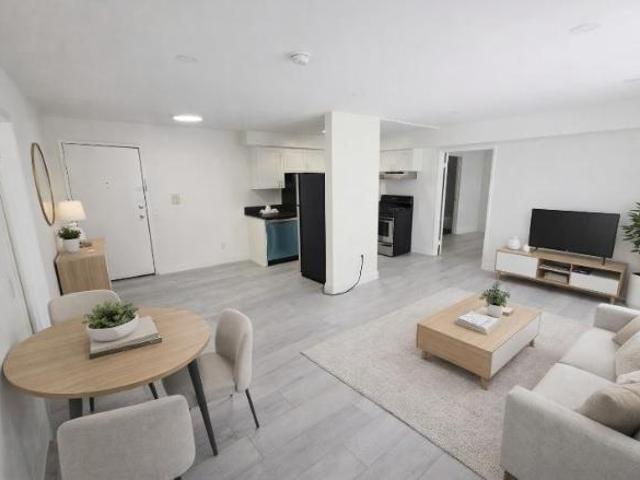 2 Br, 2 bath, Condo 843 S Ardmore Ave