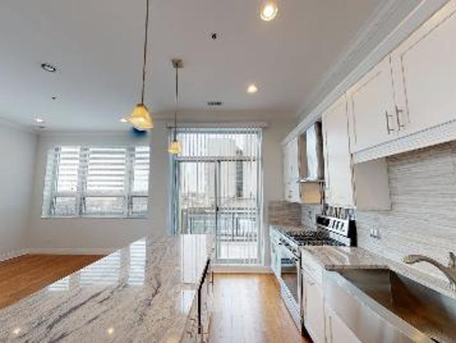 2 Br, 2 bath, Condo 847 S Wells