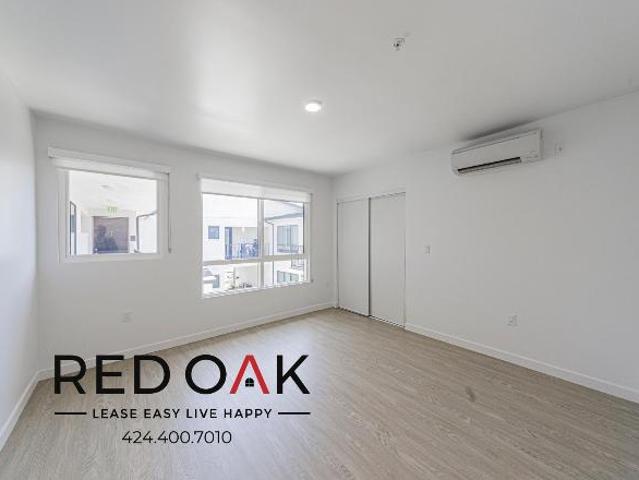 2 Br, 2 bath, Condo 847 S Sherbourne Dr