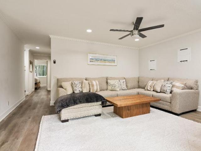 2 Br, 2 bath, Condo 8503 Villa La Jolla Drive