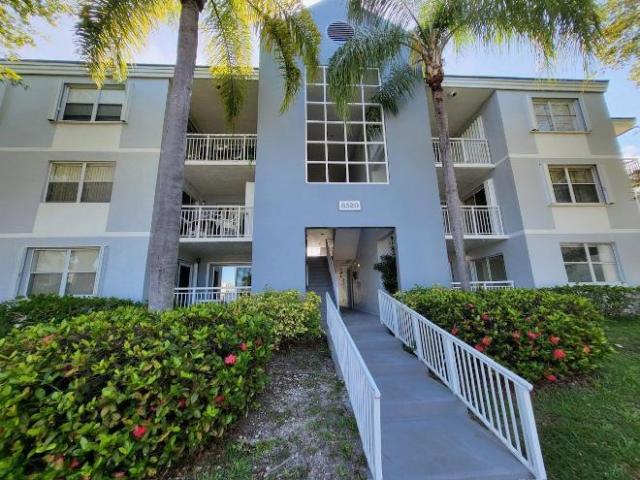 2 Br, 2 bath, Condo 8520 SW 212 St