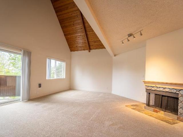 2 Br, 2 bath, Condo 8585 SW Canyon Ln