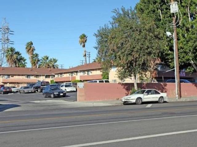 2 Br, 2 bath, Condo 8651/8661 Wilbur Avenue