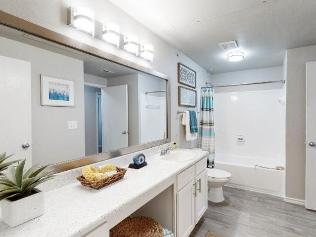 2 Br, 2 bath, Condo 8711 Bowens Crossing