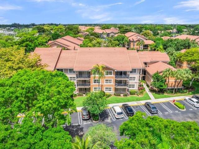 2 Br, 2 bath, Condo 8721 Wiles Rd