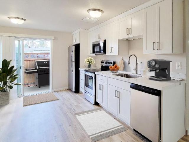 2 Br, 2 bath, Condo 8831 Copperstone Ave SW