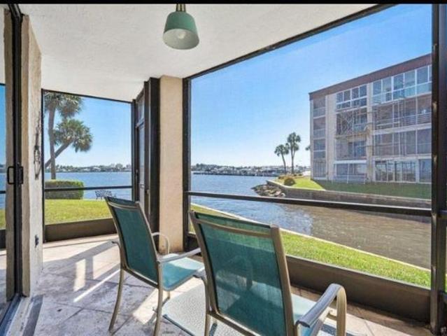 2 Br, 2 bath, Condo 896 N Federal Highway