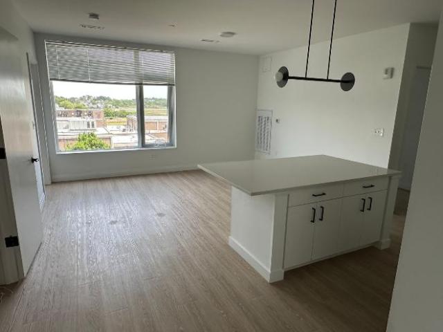2 Br, 2 bath, Condo 93 Bennington Street