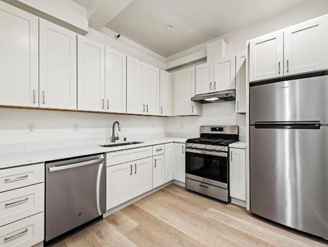2 Br, 2 bath, Condo 901 Pine Street