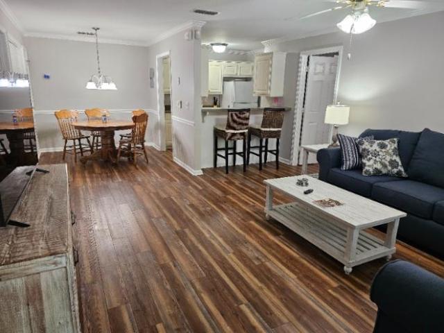 2 Br, 2 bath, Condo 904 N Montgomery St