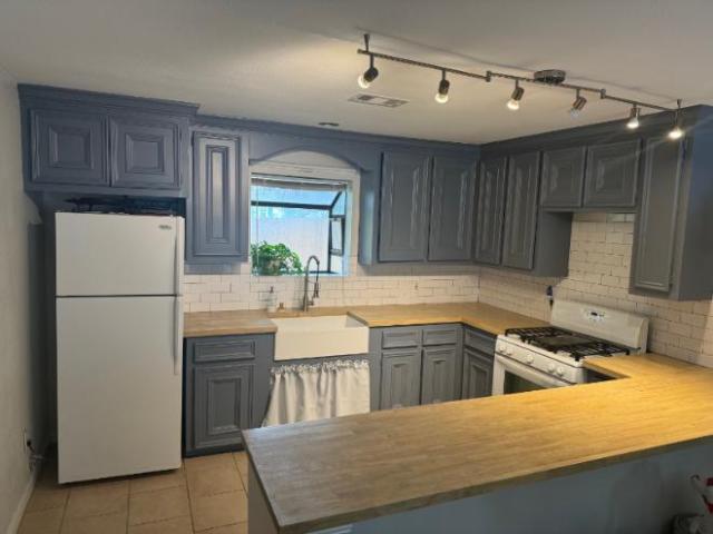 2 Br, 2 bath, Condo 905 Avenue K back Apartment