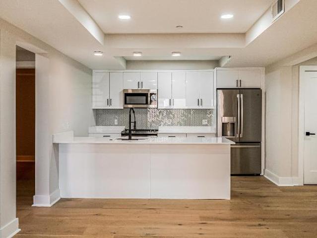 2 Br, 2 bath, Condo 919 12th St NE