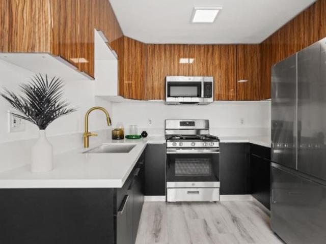 2 Br, 2 bath, Condo 920 Everett Street