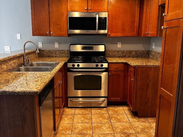 2 Br, 2 bath, Condo 920 S Palmetto Ave