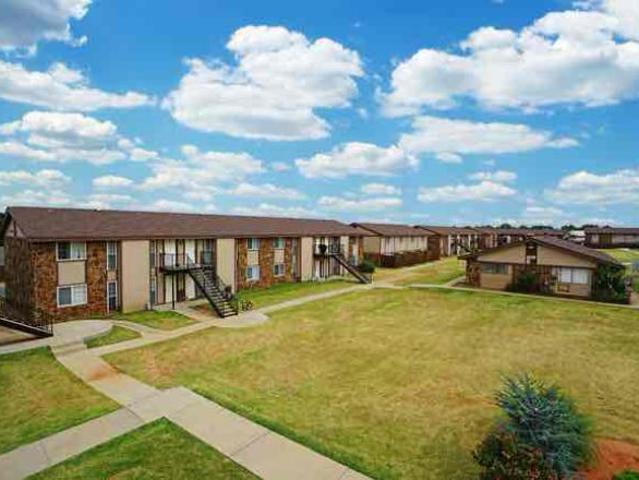 2 Br, 2 bath, Condo 921 Ne 12th St