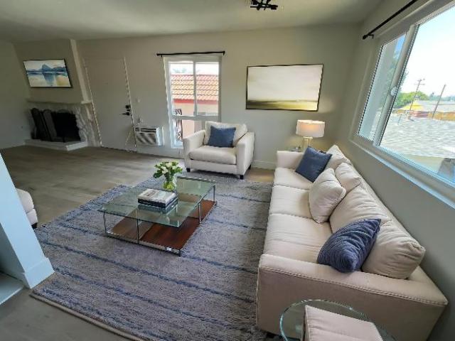 2 Br, 2 bath, Condo 950 Walnut St