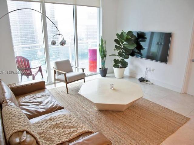 2 Br, 2 bath, Condo 951 Brickell Ave