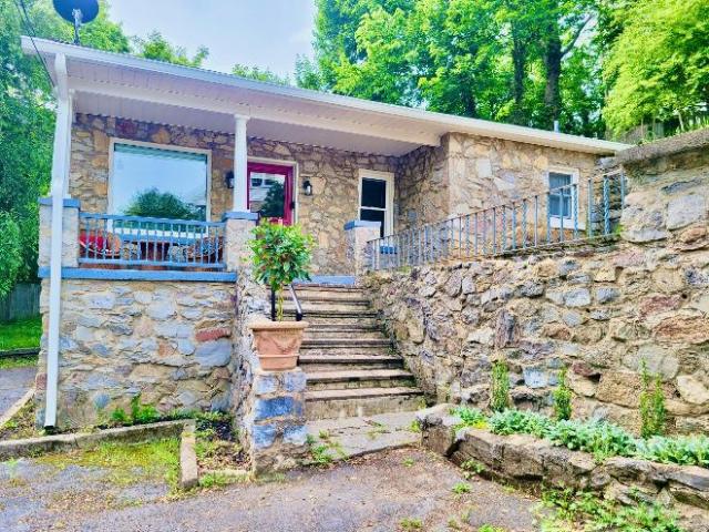 2 Br, 2 bath, Condo 952 Kinzley Court