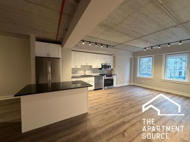 2 Br, 2 bath, Condo 952 West Carmen Avenue