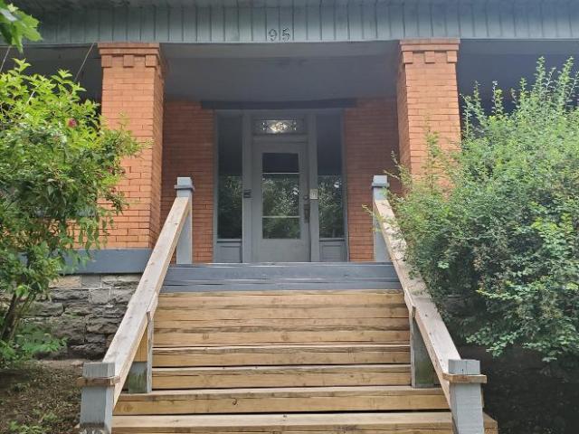 2 Br, 2 bath, Condo 95 W 1st Ave